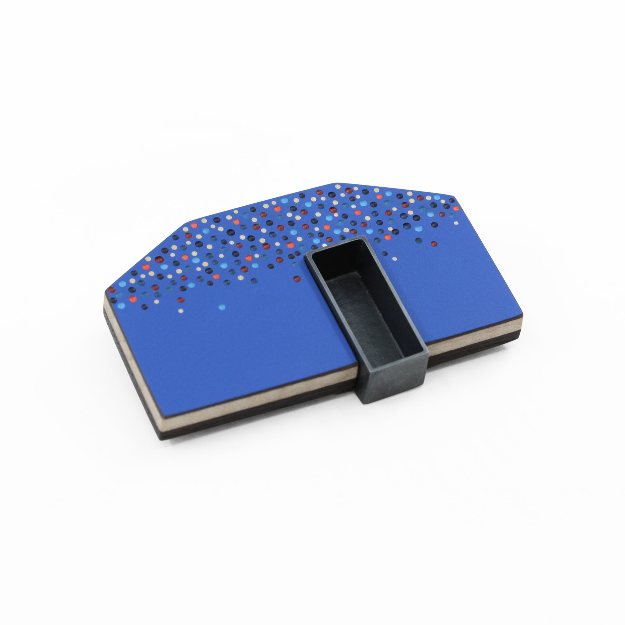 Contemporary brooches | Emily Kidson